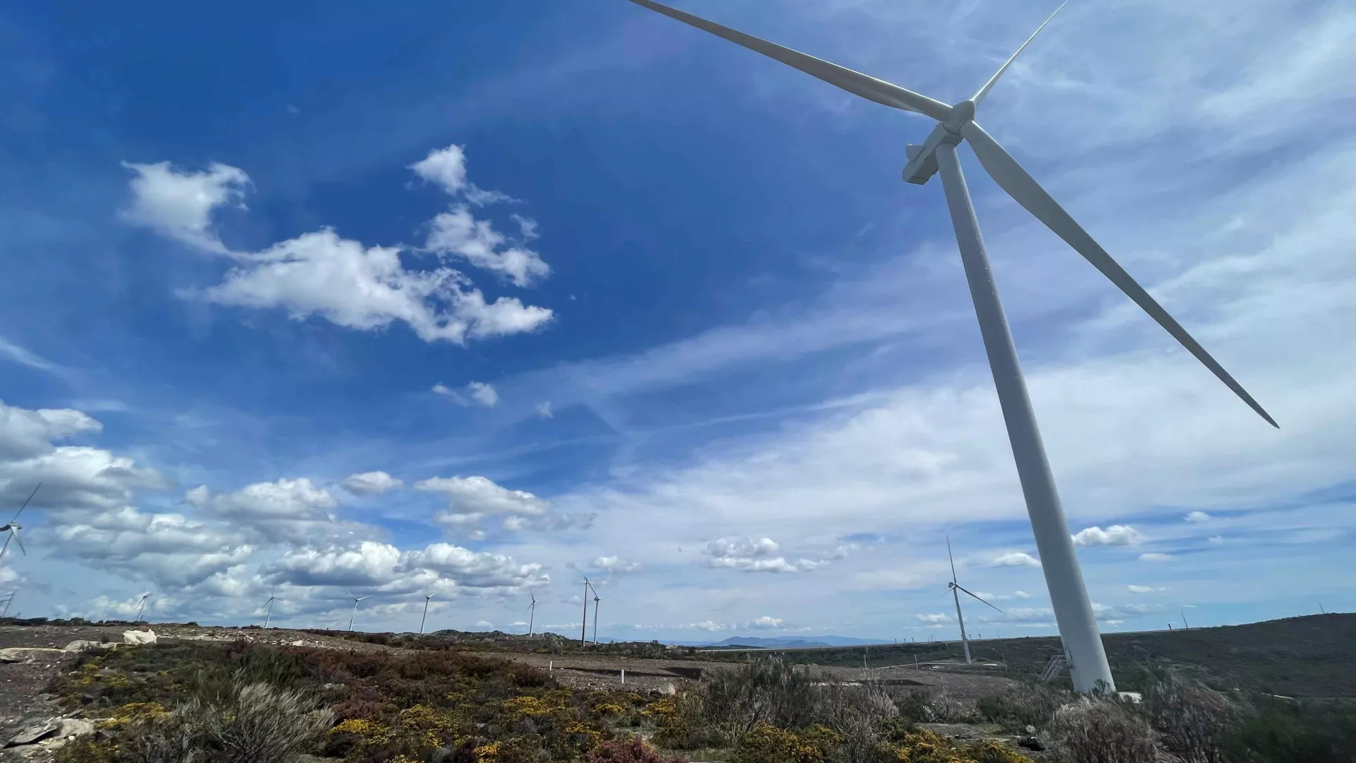 EDPR over equipped its largest wind farm in Portugal that is now ...