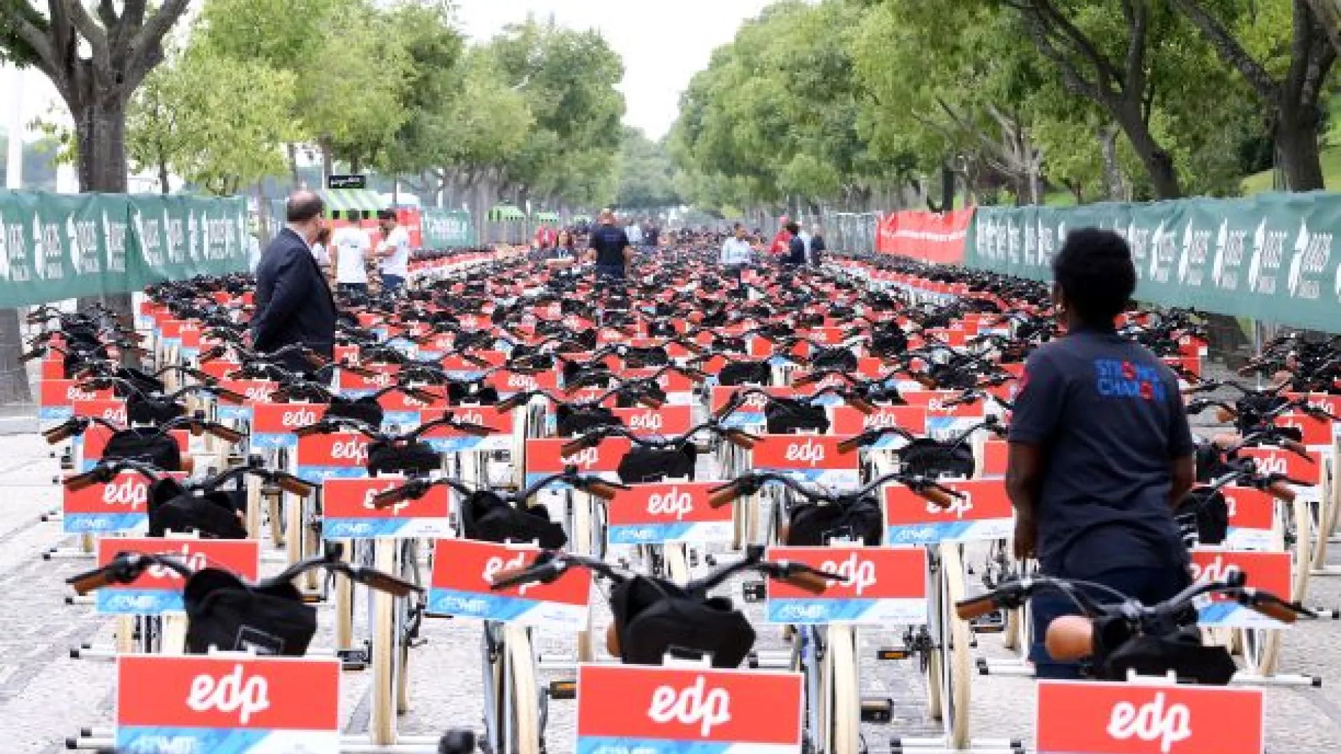 EDP gives 40 bicycles to four charity institutions to celebrate this ...
